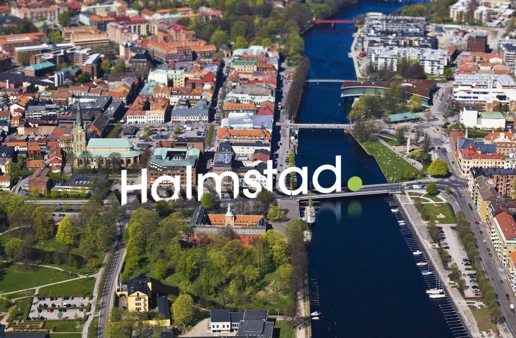 Skolbanken · Halmstad förr och nu samt ditt närområde-