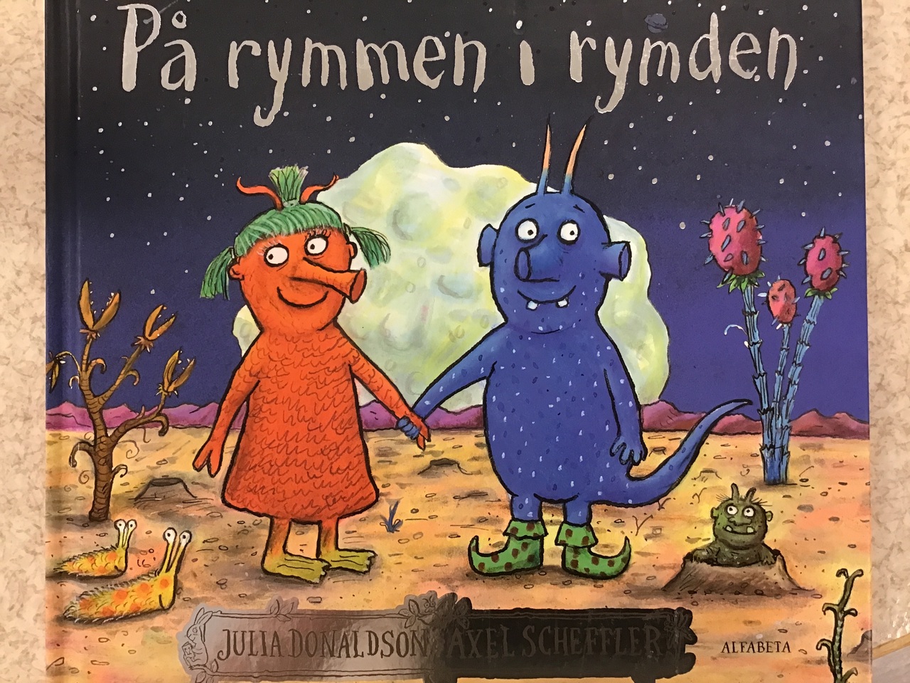 Skolbanken · På rymmen i rymden - Socialt