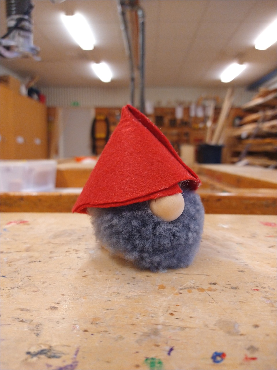 Skolbanken · Liten tomte.