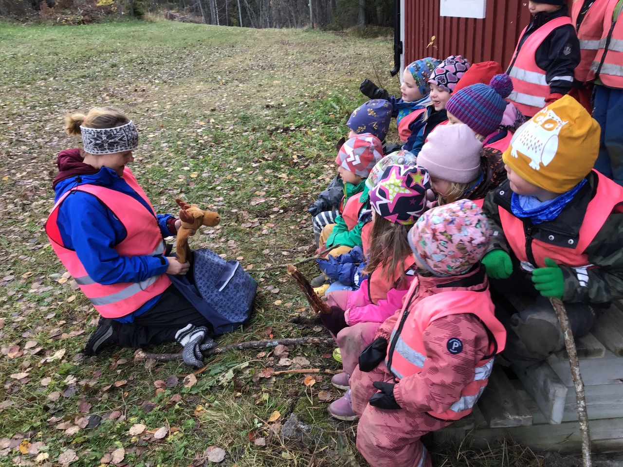 Skolbanken · Tema skogen