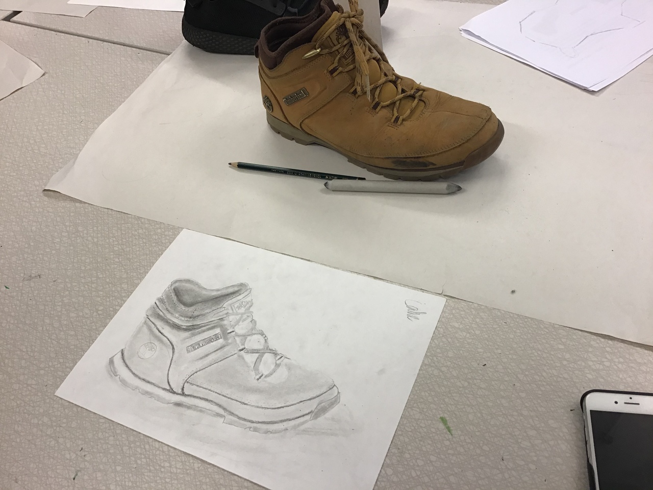 Skolbanken · Stilleben - Teckna av en sko