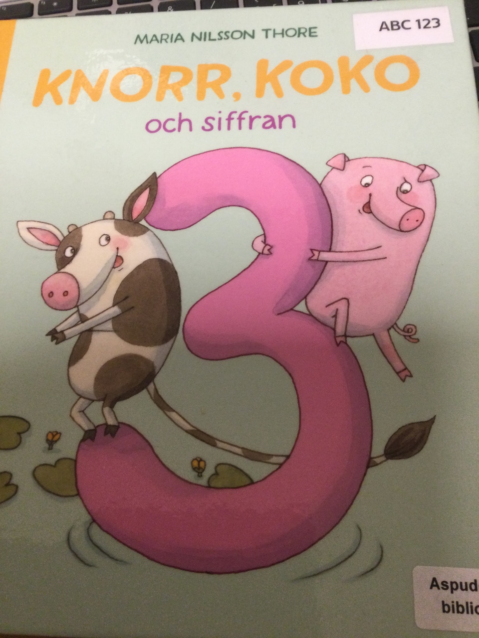 Skolbanken · Högläsning, fördjupning av boken Knorr, Koko och siffran 3