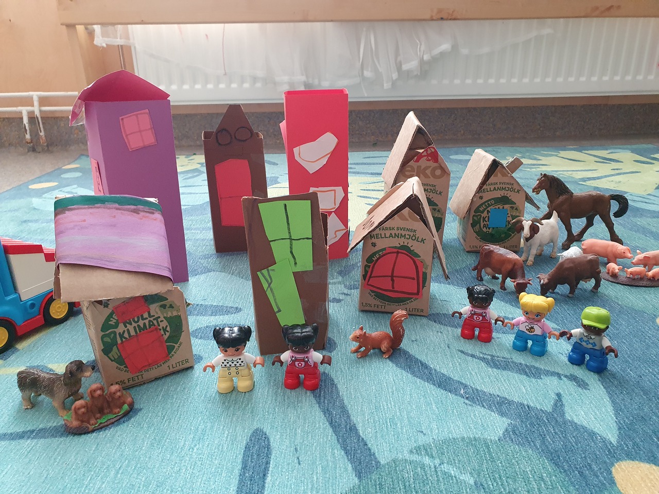 Skolbanken · I huset där jag bor…