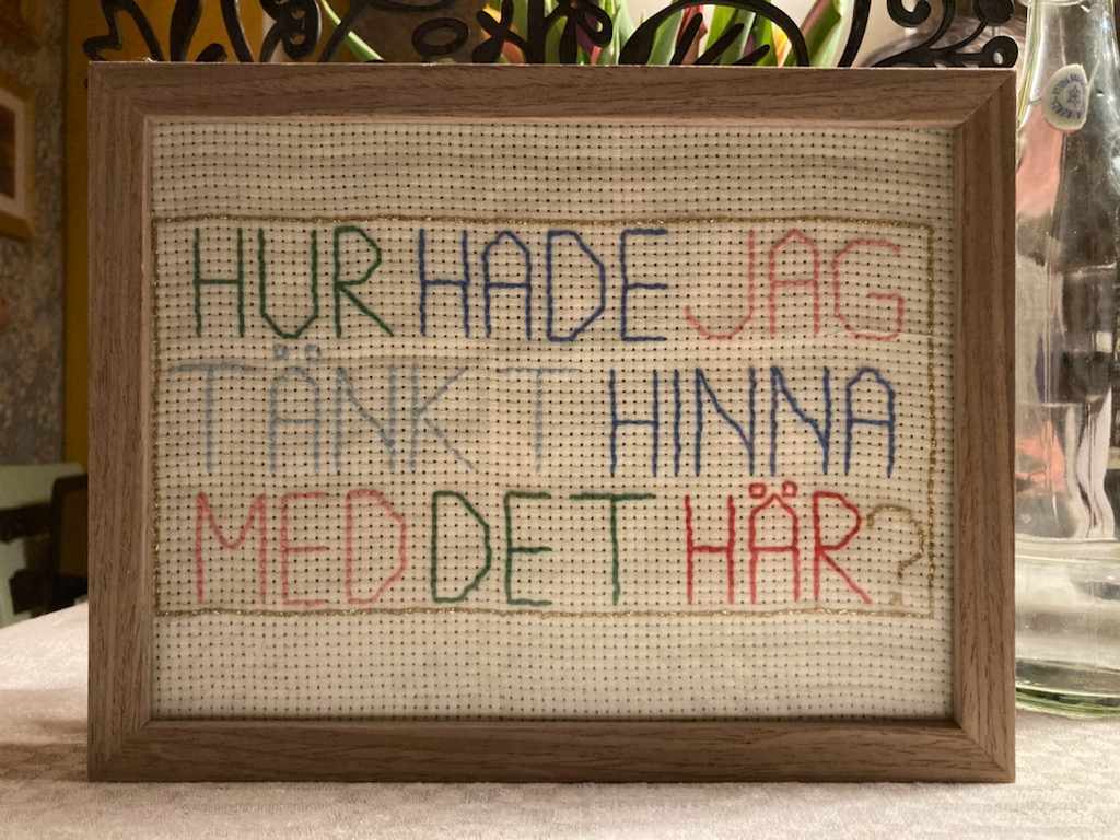 Skolbanken · Broderi med budskap